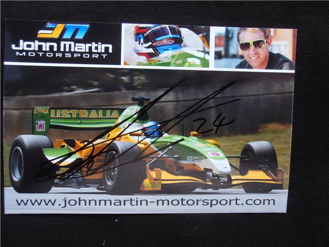 Autographs of celebrities from Leo: Athletes