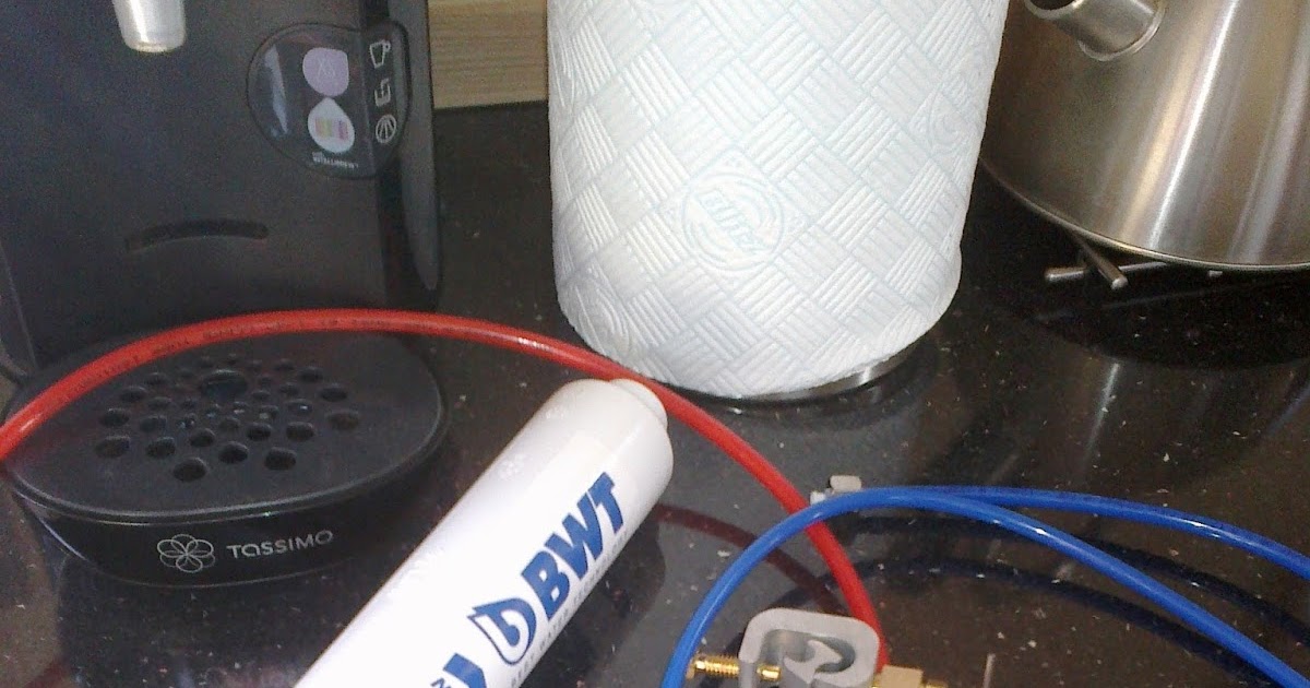 Narrowboat Ellis: Water filter fitted.