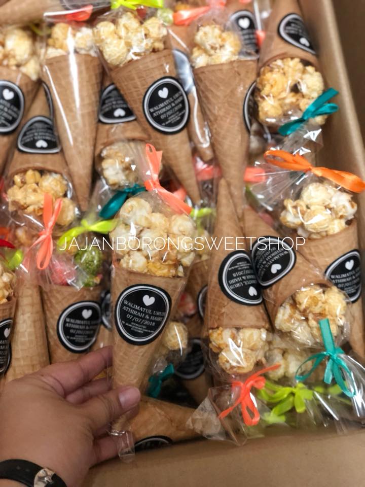 Jajan Borong Shah Alam: Tempahan VIP Popcorn cone doorgift-150pcs