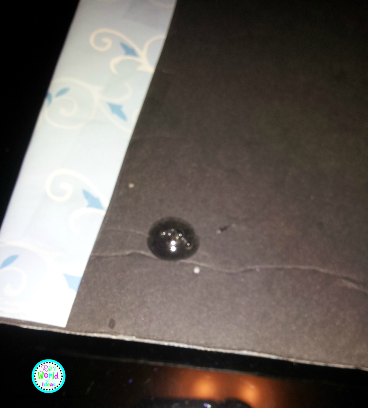 Ria's World of Ideas: Foam Board + Wrapping Paper + Push Pins = Wall ...