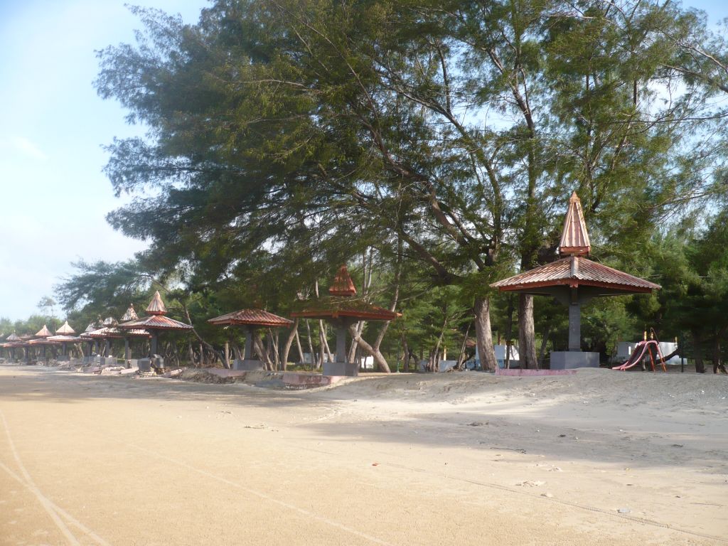IMAM EFENDI: PANTAI LOMBANG , SUMENEP, MADURA, JAWA TIMUR , INDONESIA