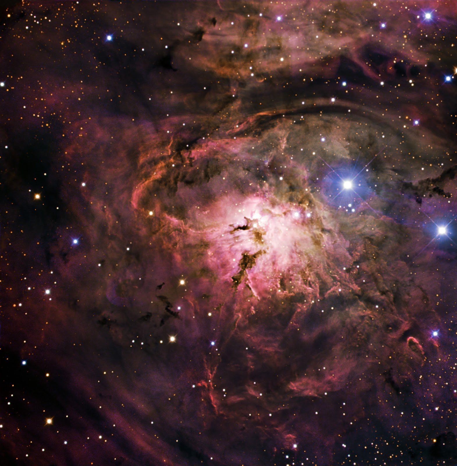 The Glow of the Lagoon Nebula | Earth Blog