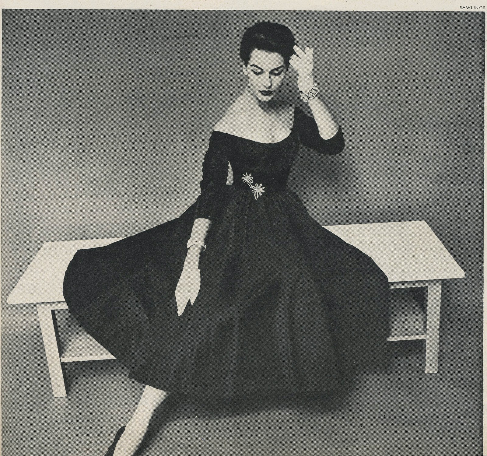 Dividing Vintage Moments : Fashion Inspiration Vogue October 1952