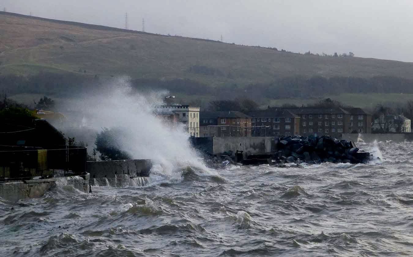 Alex and Bob`s Blue Sky Scotland: Recent Storms at Helensburgh, Rhu and ...