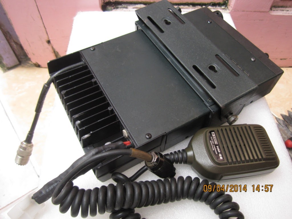 Doel Connect Shop: ICOM IC-27H,second.(SOLD ) 》 BANJARMASIN.