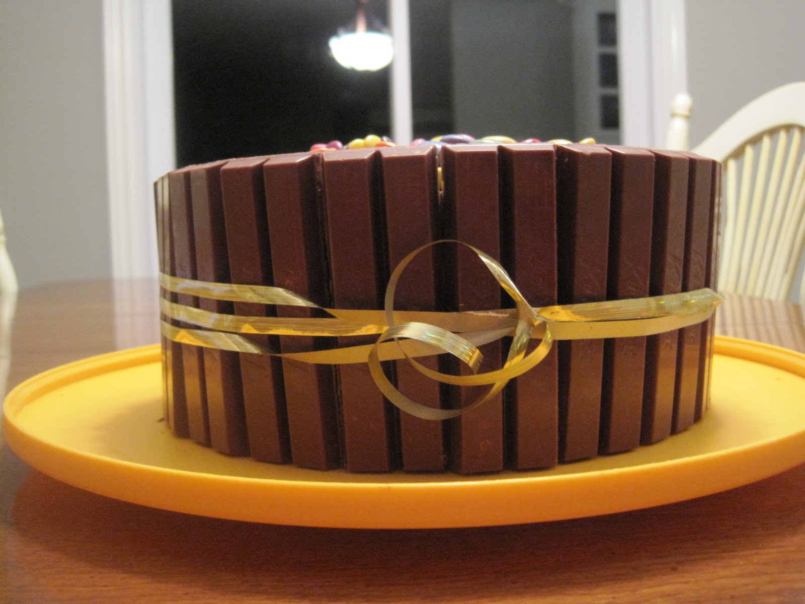 le petit cardinal rouge: Mmm... cake!