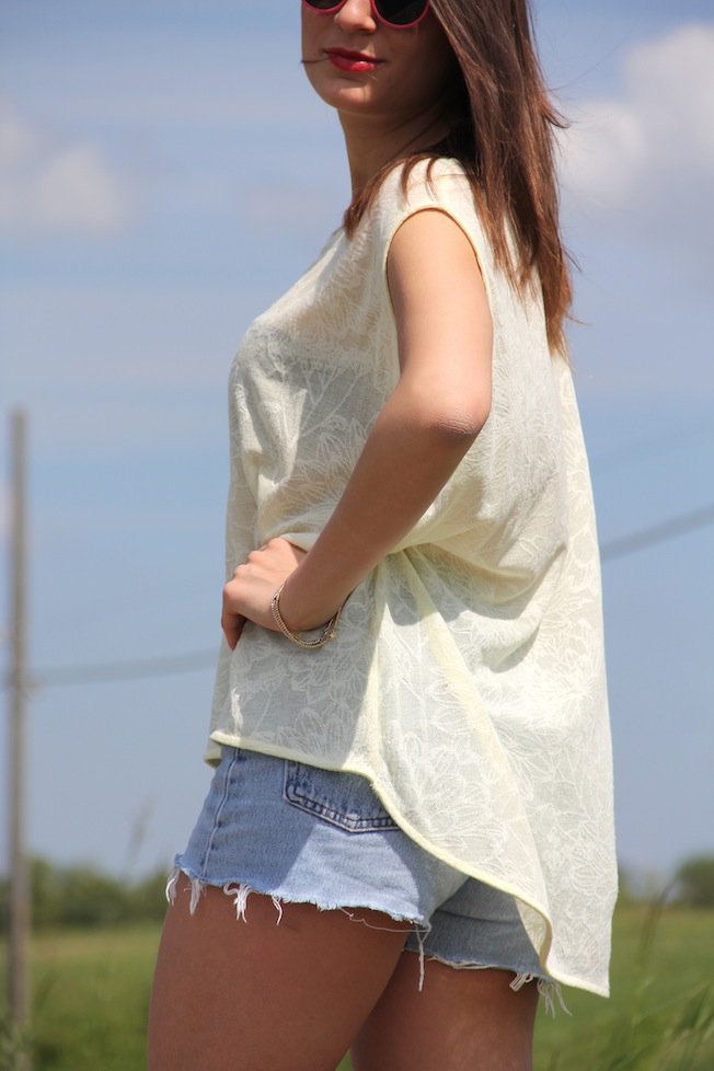 Light and Fresh Outfit - Style and Trouble