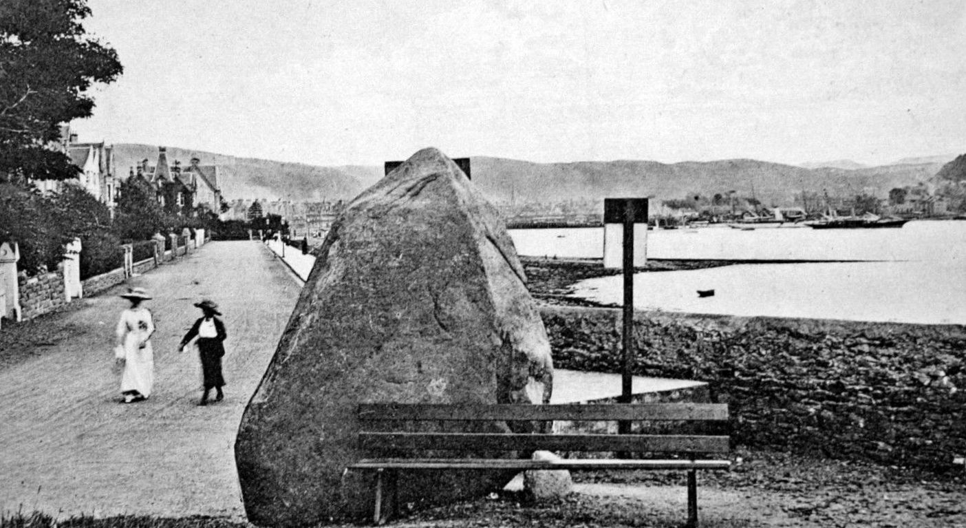 Tour Scotland: Old Travel Blog Photograph Fingal's Dogstone Oban Scotland