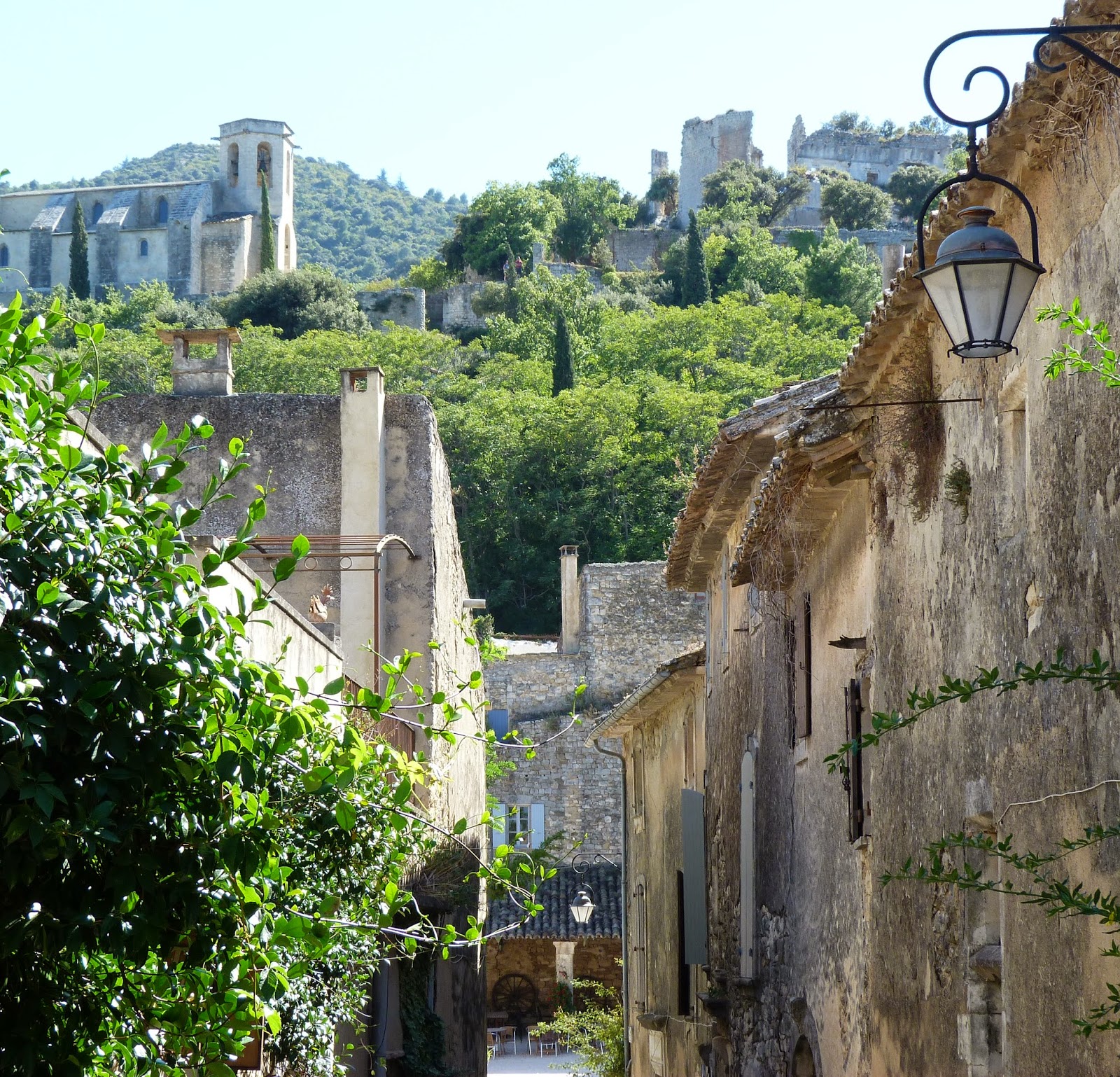 Deborah Lawrenson: Oppede-le-Vieux