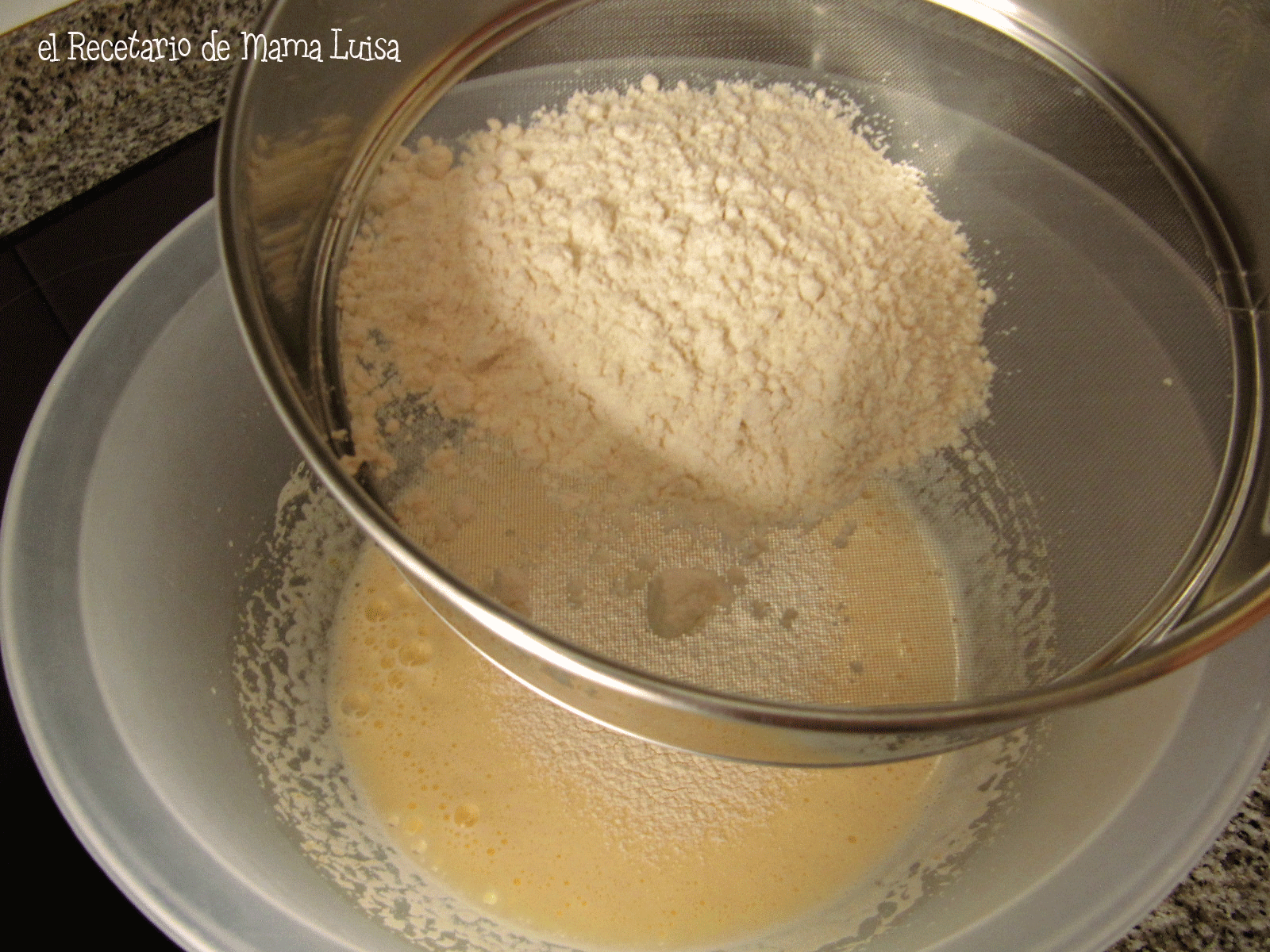 El Recetario de Mama Luisa: Tamizar harina