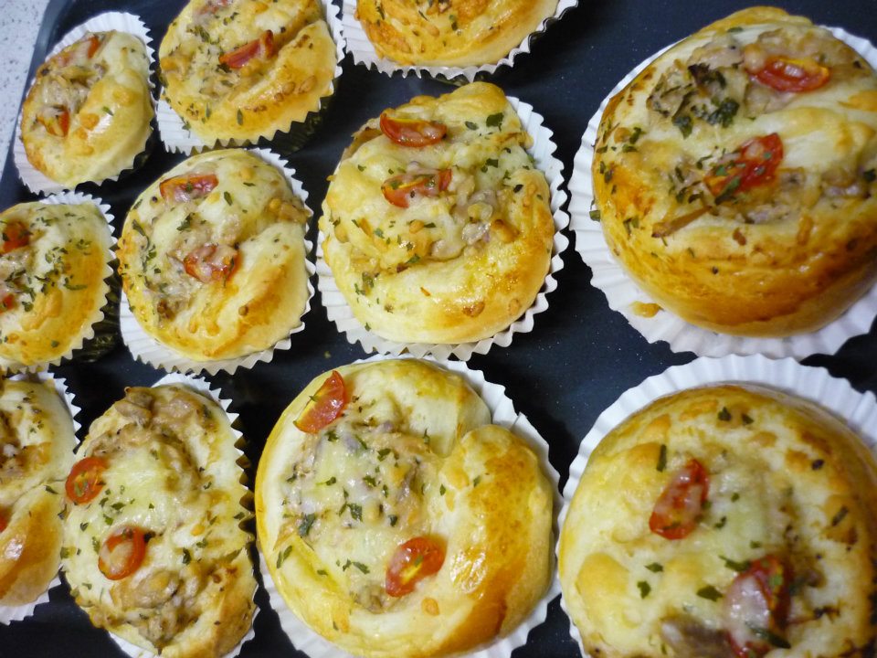 The Thankful Housewife: Delicious Tuna Mayo Buns/Roll