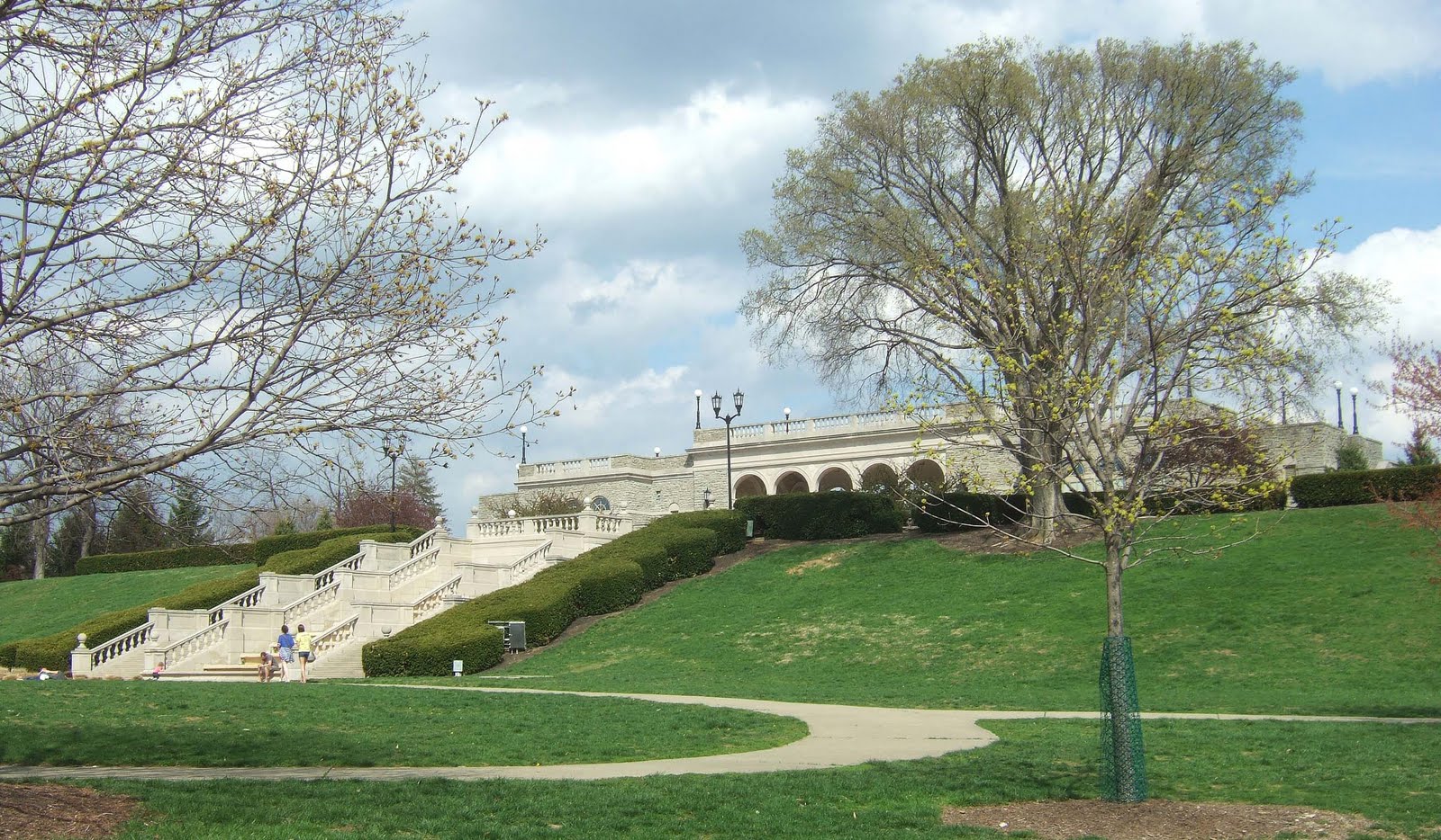 entertaining views from cincinnati: Ault-imate Park Elegance