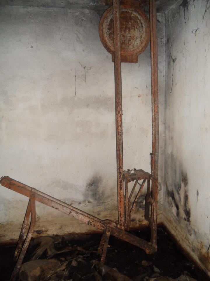 Inside a WW2 bunker on the romanian black sea coast : r/ww2