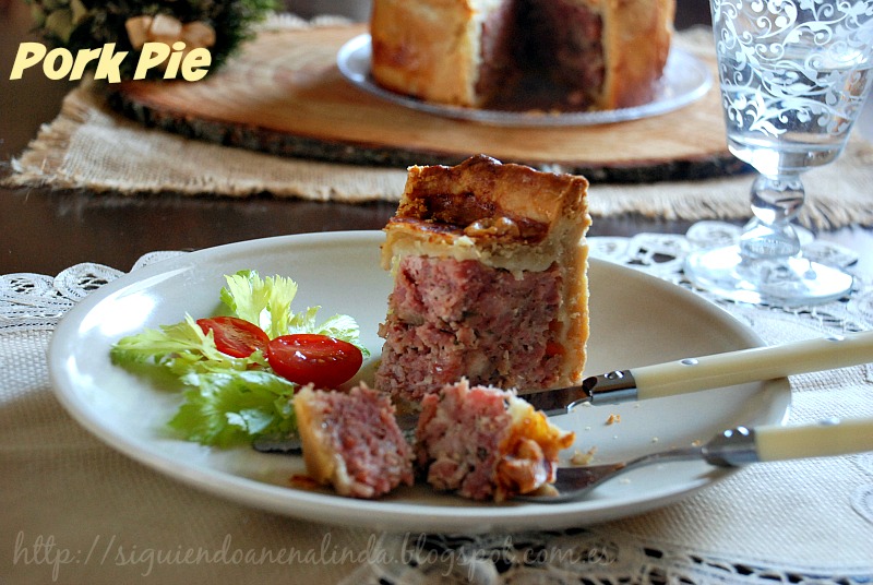 Siguiendo a Nenalinda: Pork pie { Pastel de Carne paso a paso }.....
