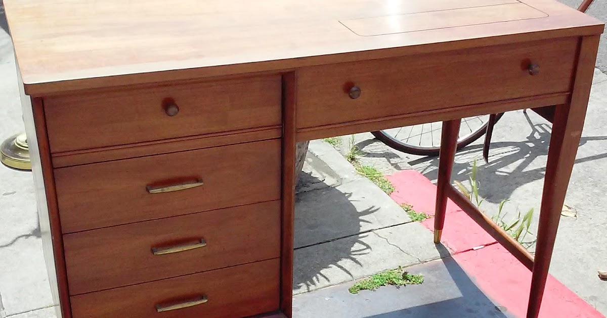 UHURU FURNITURE & COLLECTIBLES: SOLD Danish Style Singer 630 Sewing ...