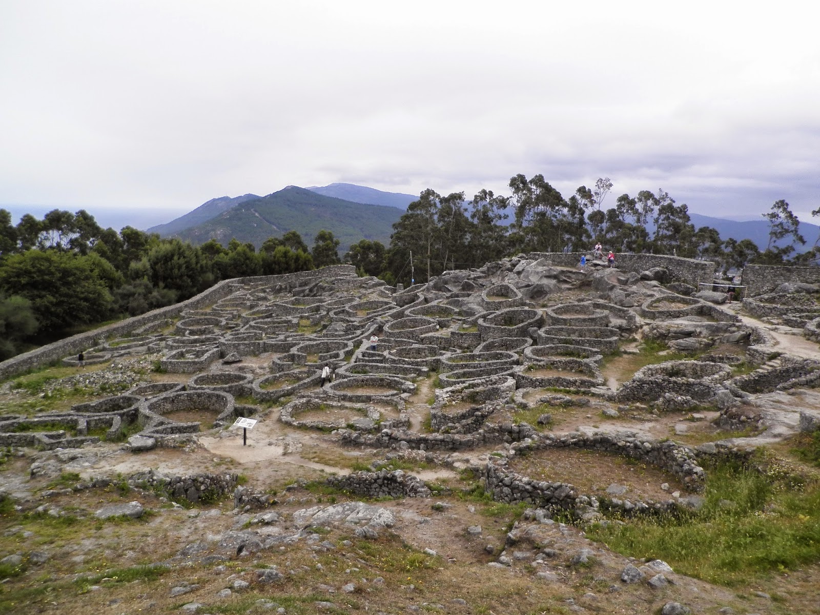 Unos amigos de Paradores: El monte sagrado de Santa Tecla (La Guardia ...
