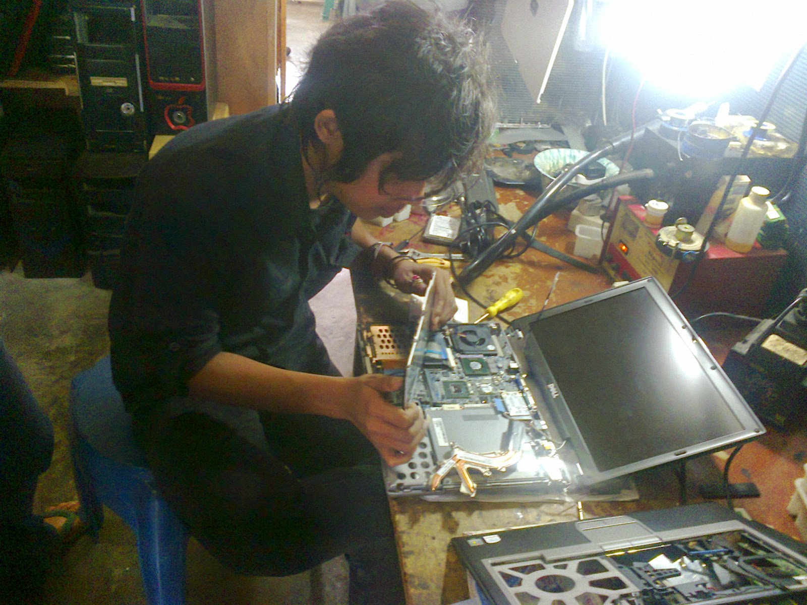 Teknisi Laptop Pekanbaru Riau: September 2014