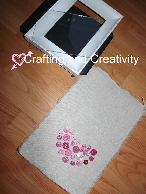 Crafting and Creativity: button heart frame