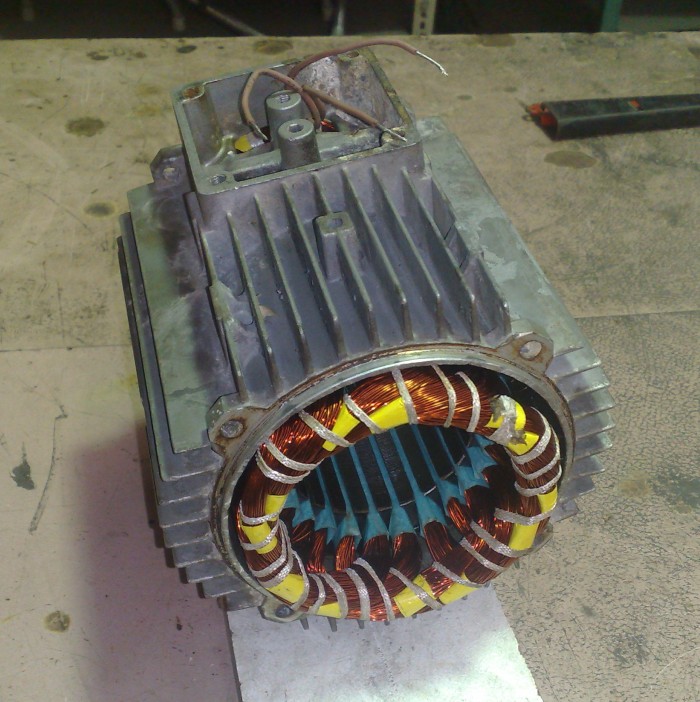 Membuat gulungan dinamo/motor pompa air. | * S . S . E