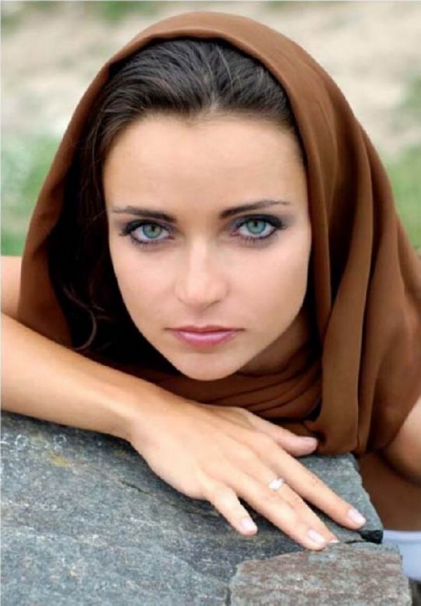 Captivating Eyes of Beautiful Girls