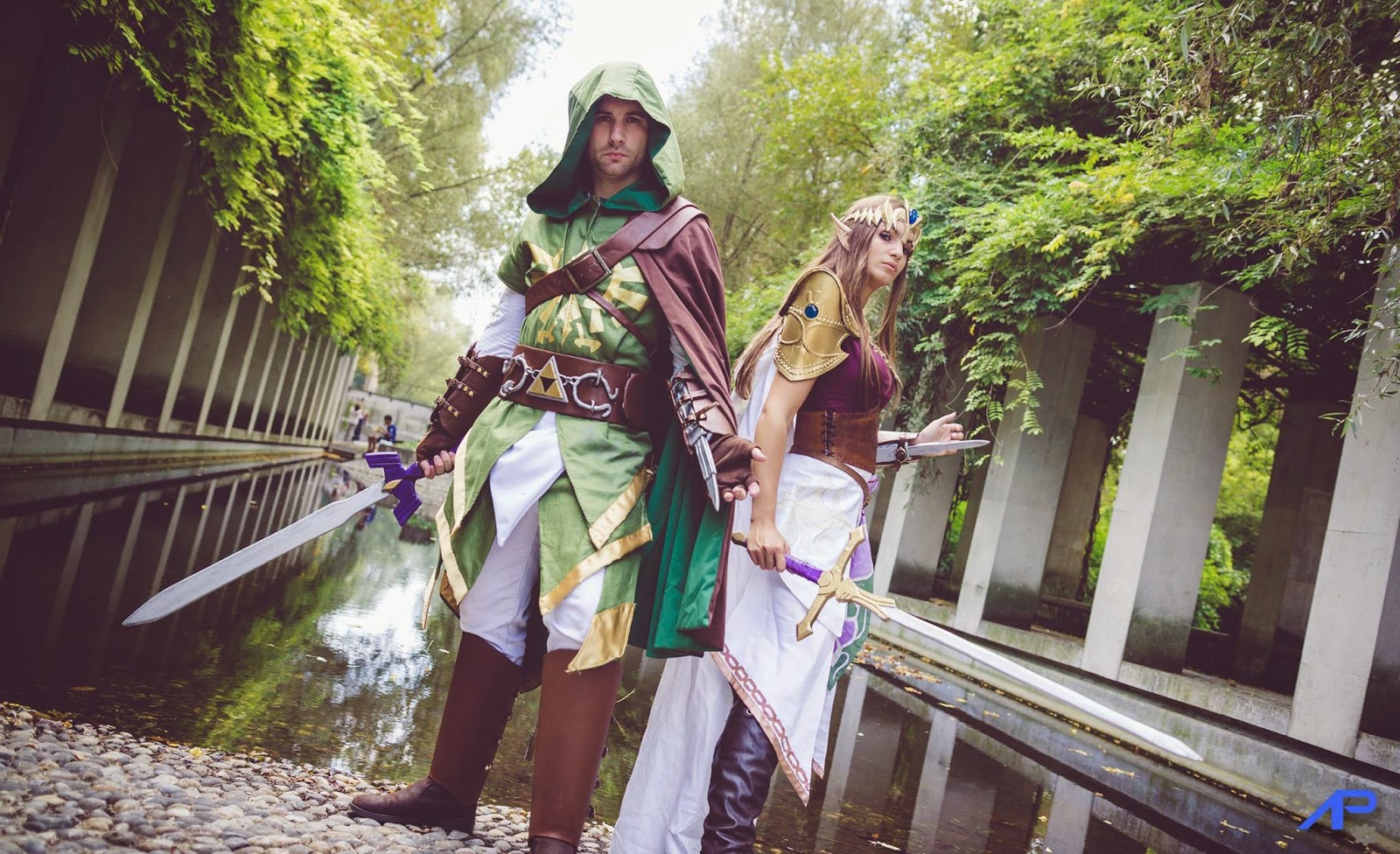 Elarte Cosplay: The Legend of Zelda - Link & Zelda Cosplay