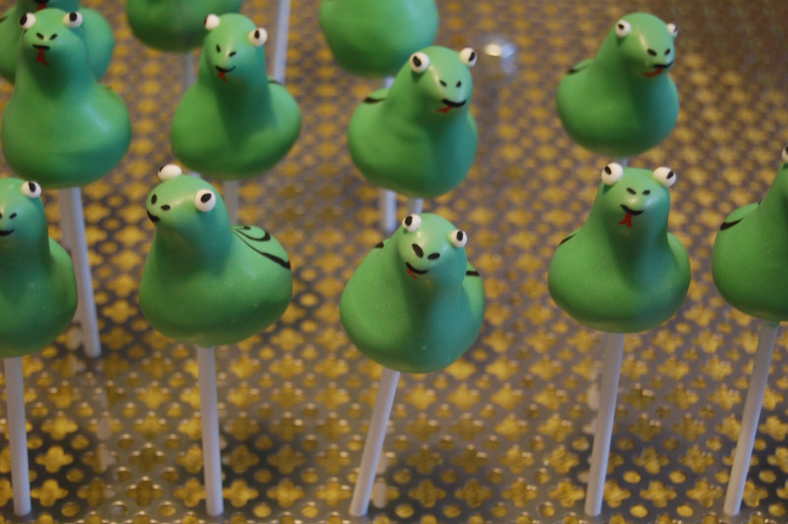 POP BAKERY: Zoo POPs