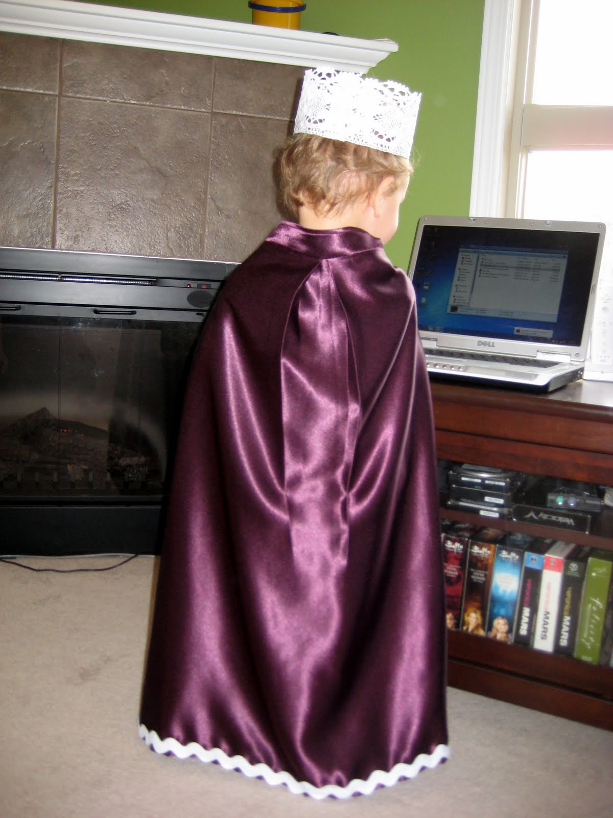 Laura Thoughts: Cape for a Queen