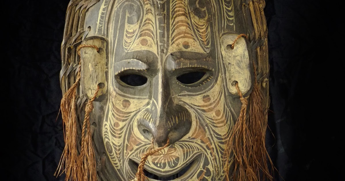 FONDS D'ATELIER: Tribal Mask Sepik