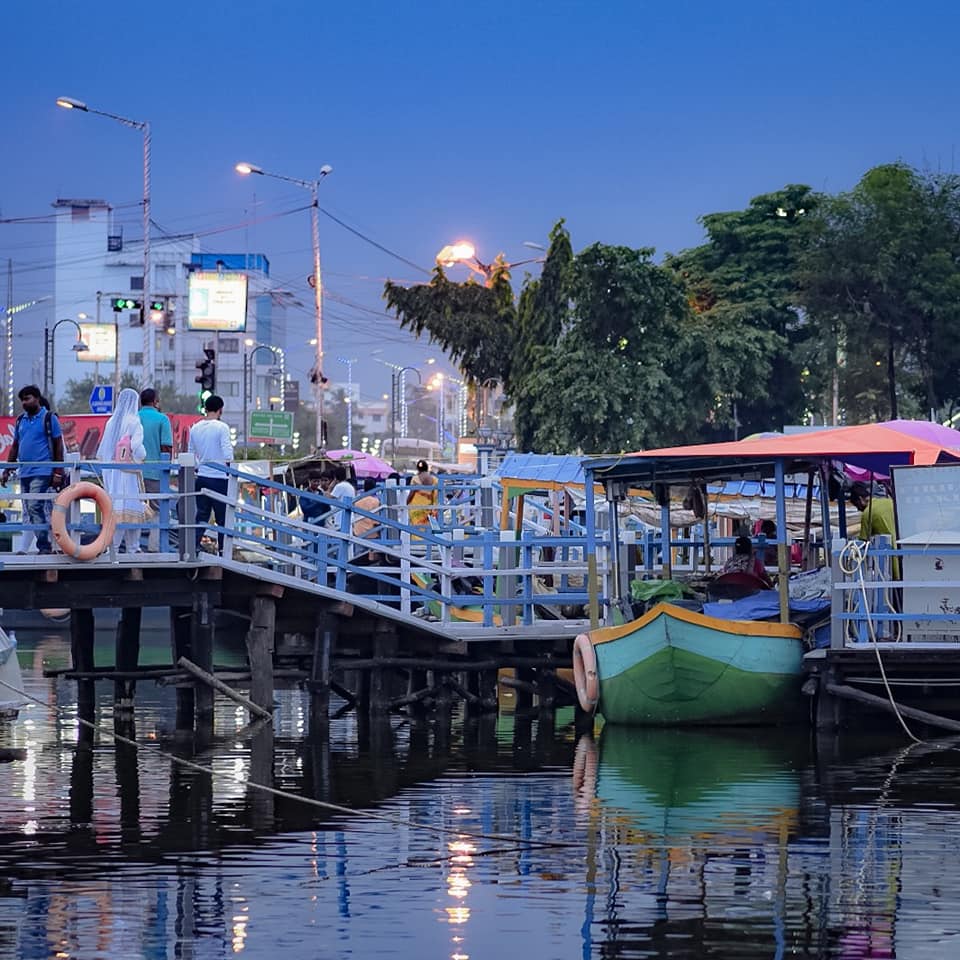 Patuli, The Floating market!