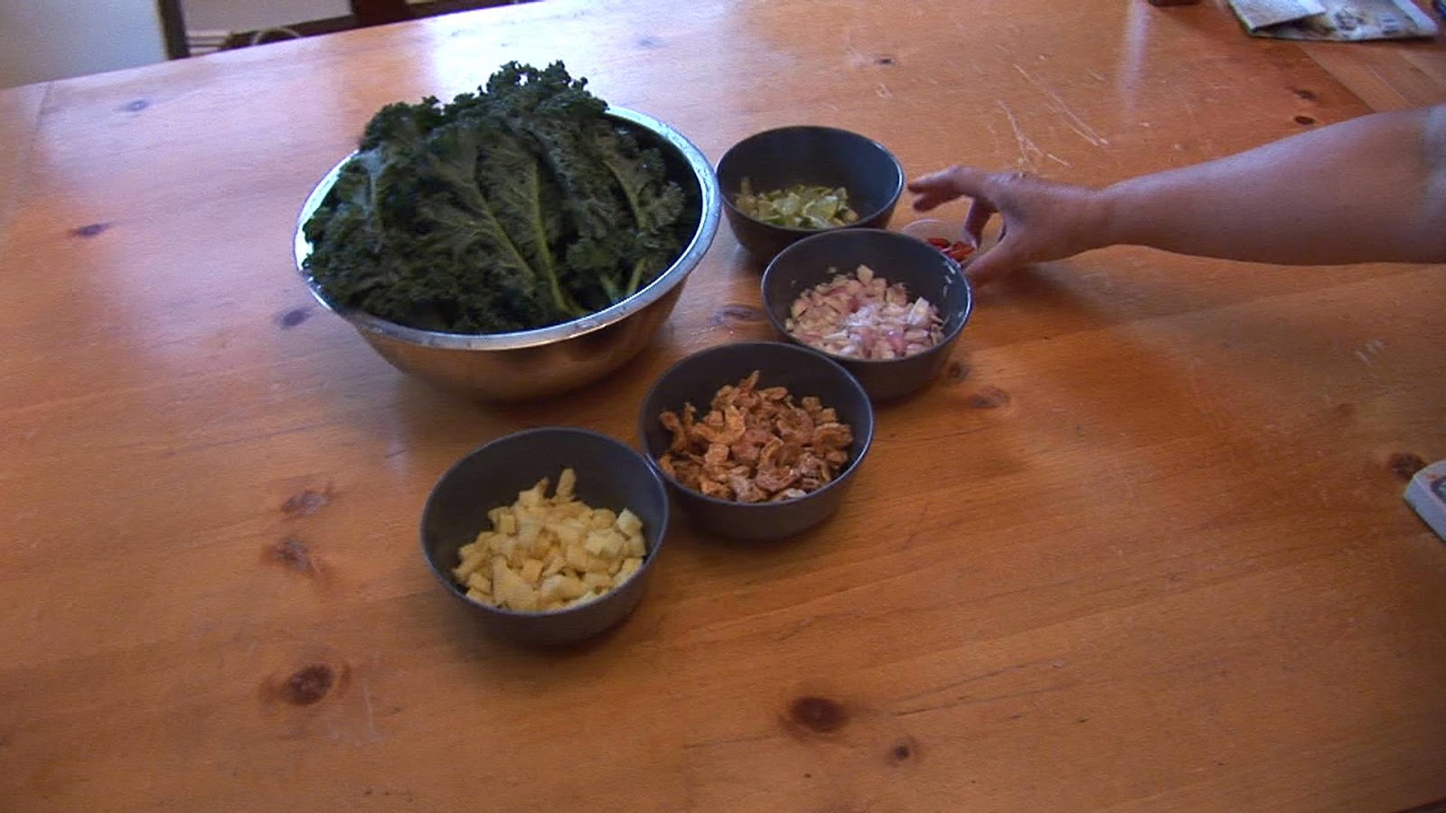 KumoCafe: Cooking With Us - E25 - Meung Khum