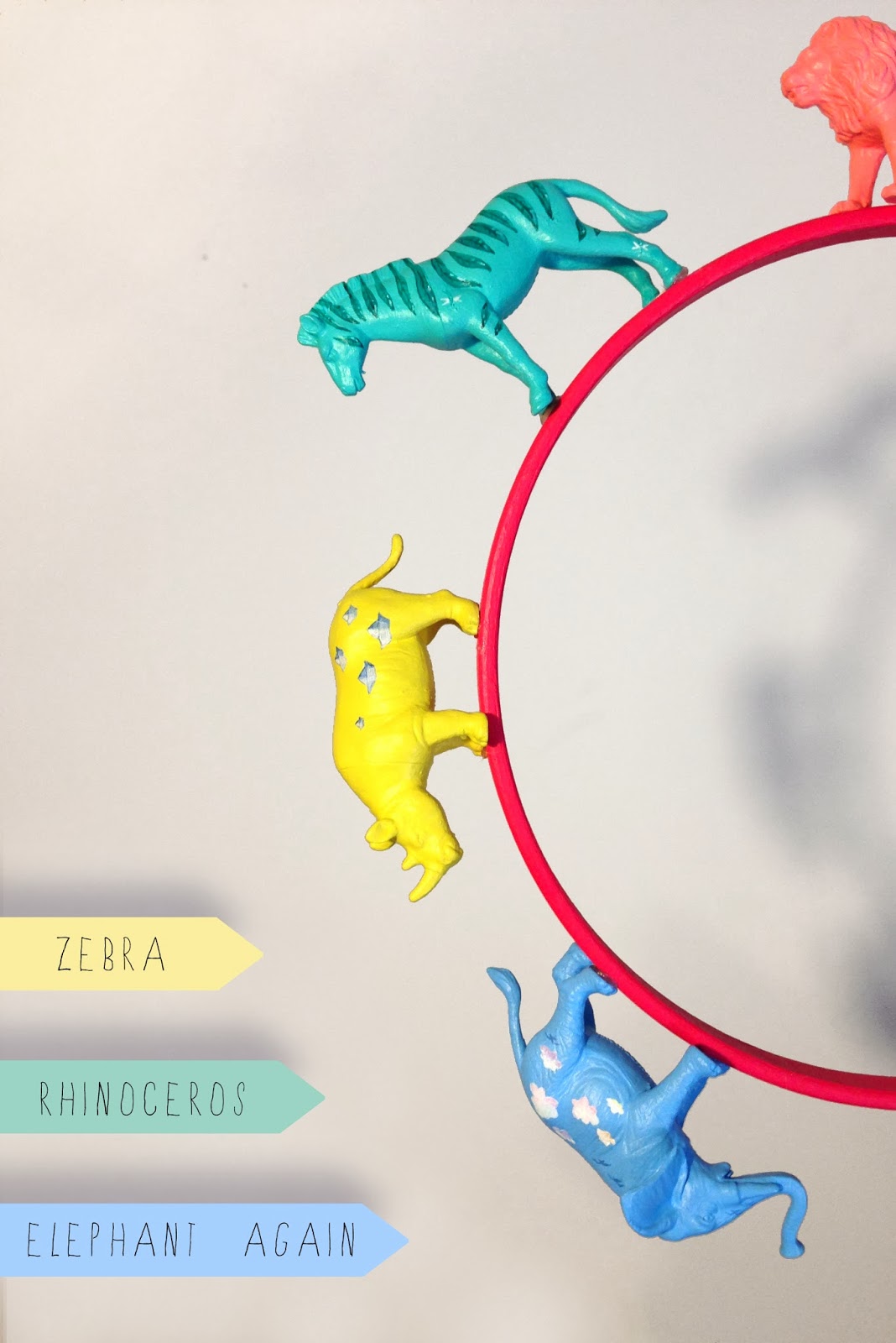 Mary's Merryland: DIY idea: Plastic Animals Hoop!