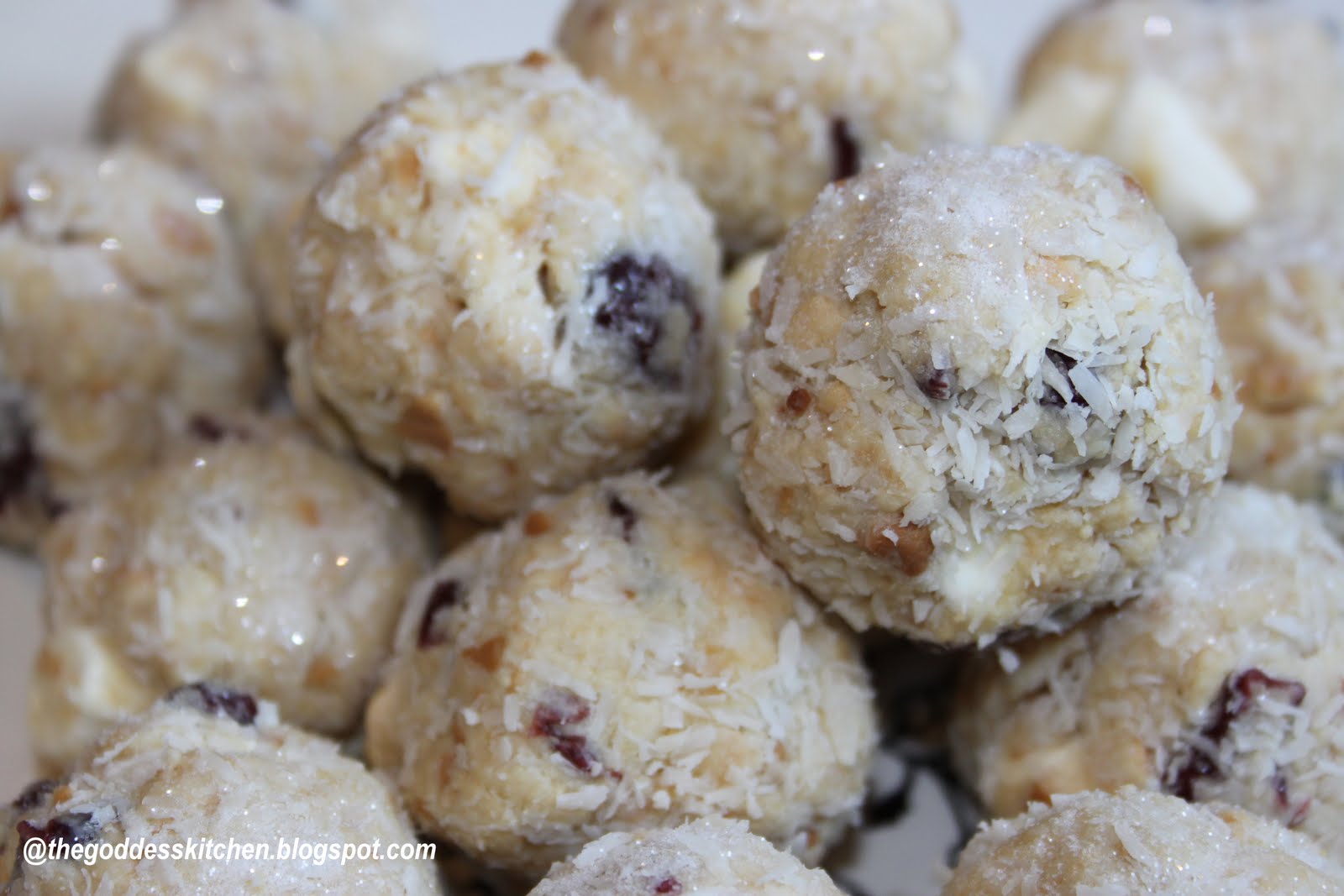 ♥ The Goddess's Kitchen ♥: Sweet Snowballs