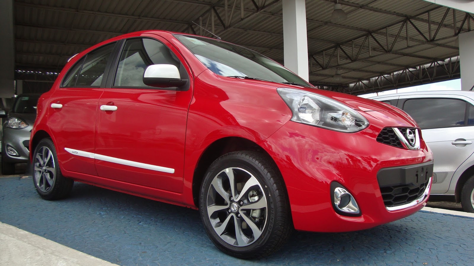 Os detalhes do Nissan March Rio 2016