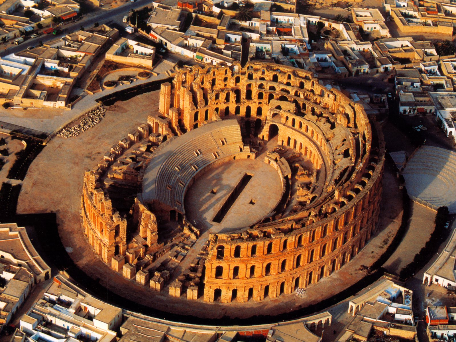 Paradise Life Travel: Colosseum and amphitheatre of the world