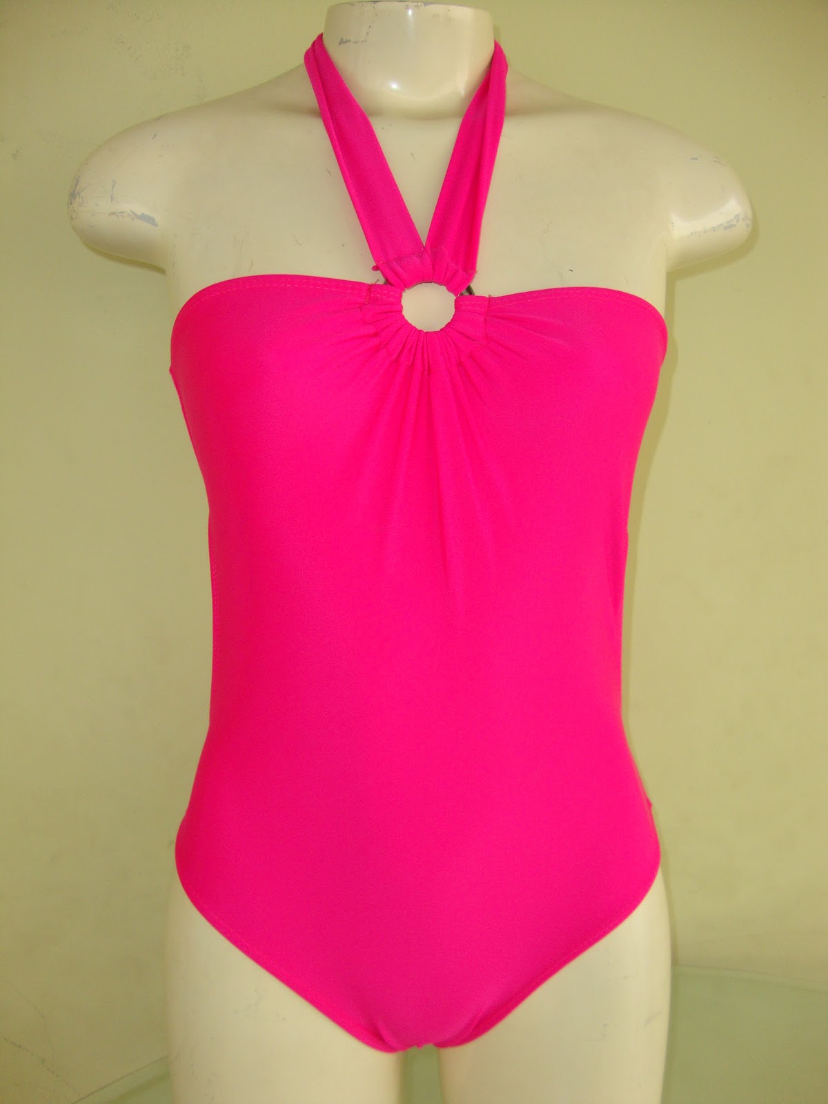 Gata Atrevida Moda Praia: MAIÔ ADULTO SEM BOJO