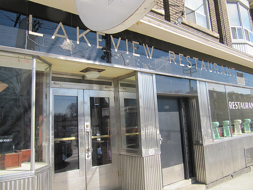 the happygrrls blog: The Lakeview Restaurant