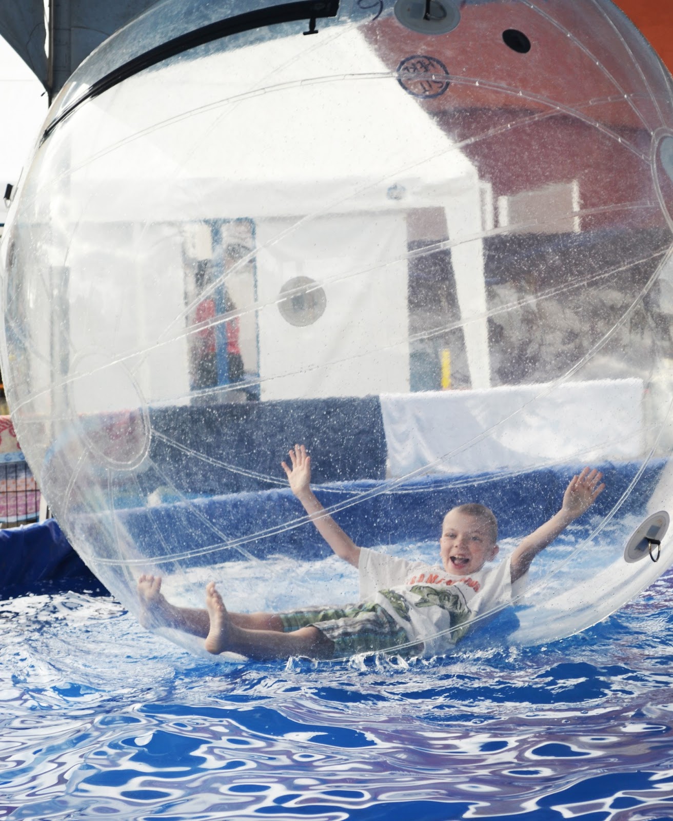 Polkadots on Parade: Discovery Science Center: BUBBLEFEST!!