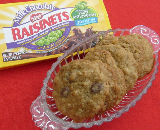 Happier Than A Pig In Mud: Oatmeal Cookies With Raisinets