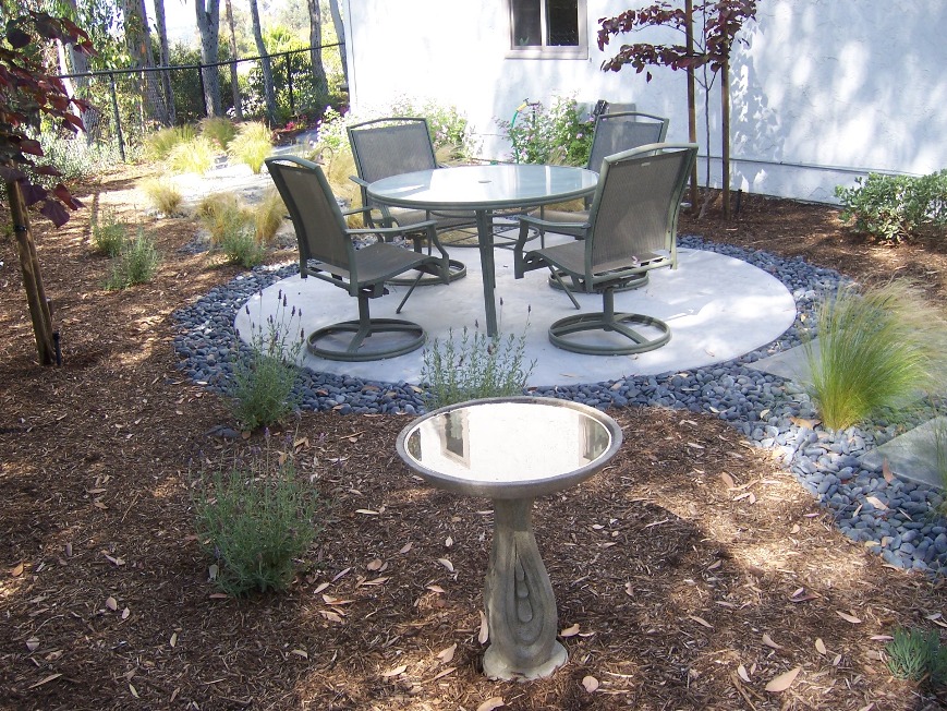 The 2 Minute Gardener: Photo - Concrete Circle Patio