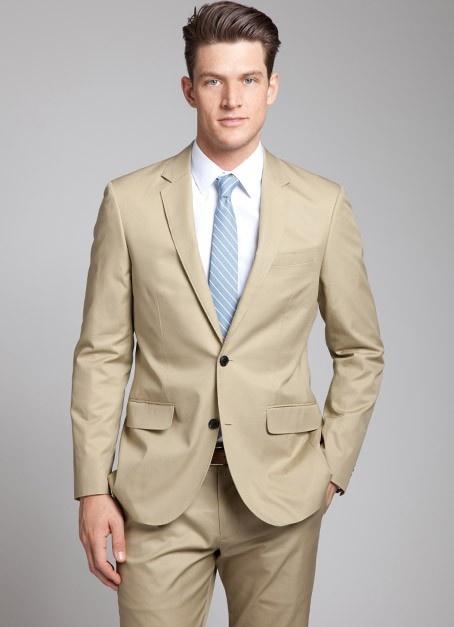 Ideas para combinar traje caqui con camisa - Tendencia GQ