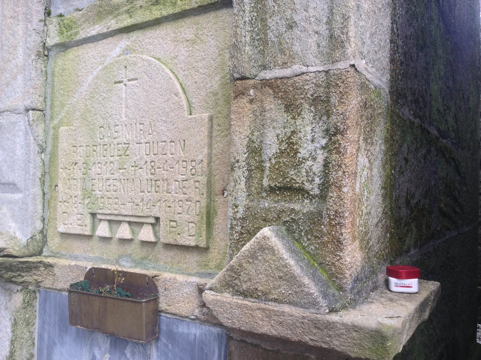 Palabras da man ao corazón: Epitaphs (XXIII): Posthumous Letters in Noia