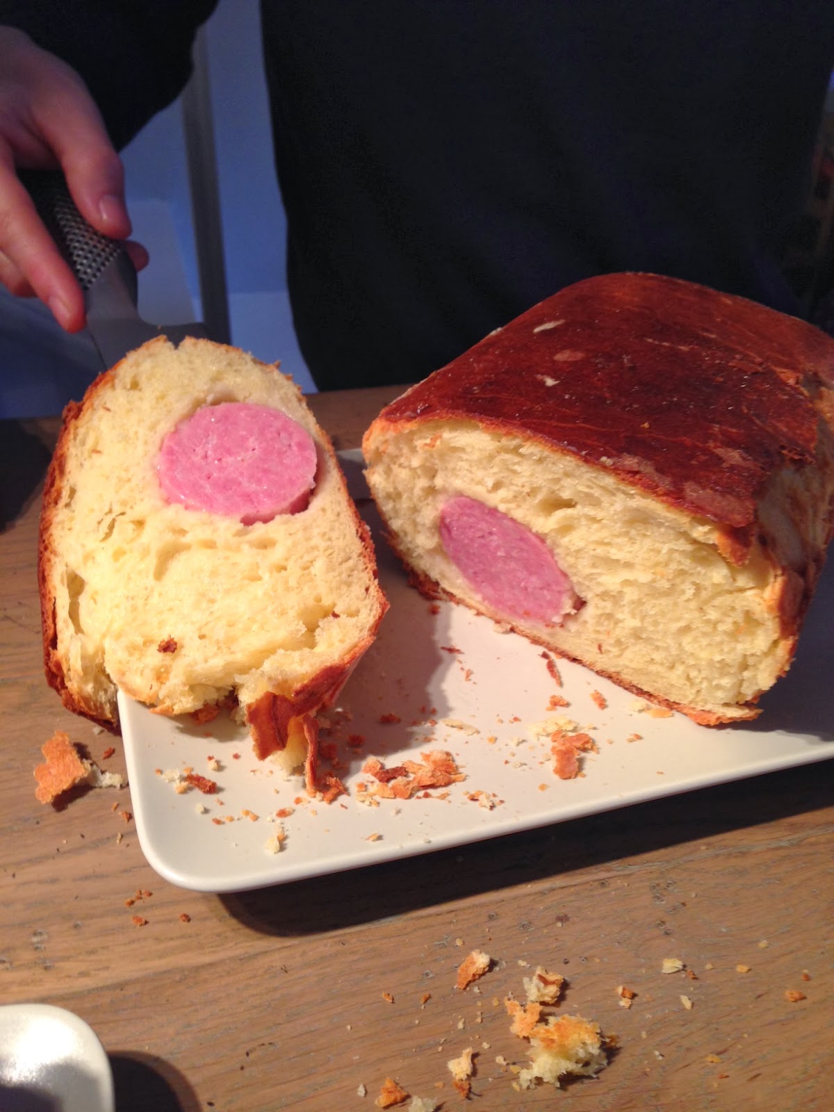 Au Coeur du Pain: Saucisson brioché