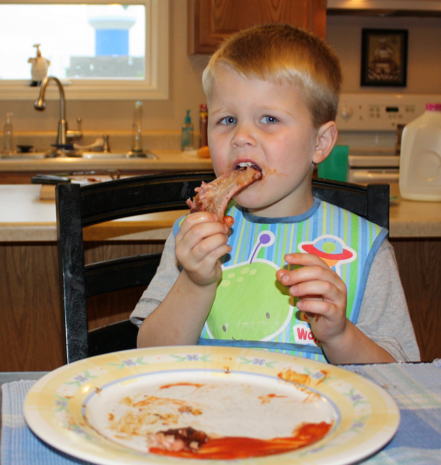 The Mommy Diaries: Eating Ribs