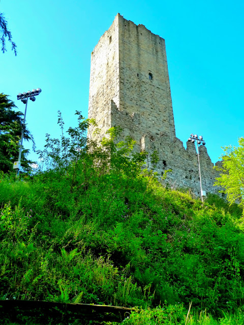 Byzantine Military: Byzantine Castello Baradello in Italy