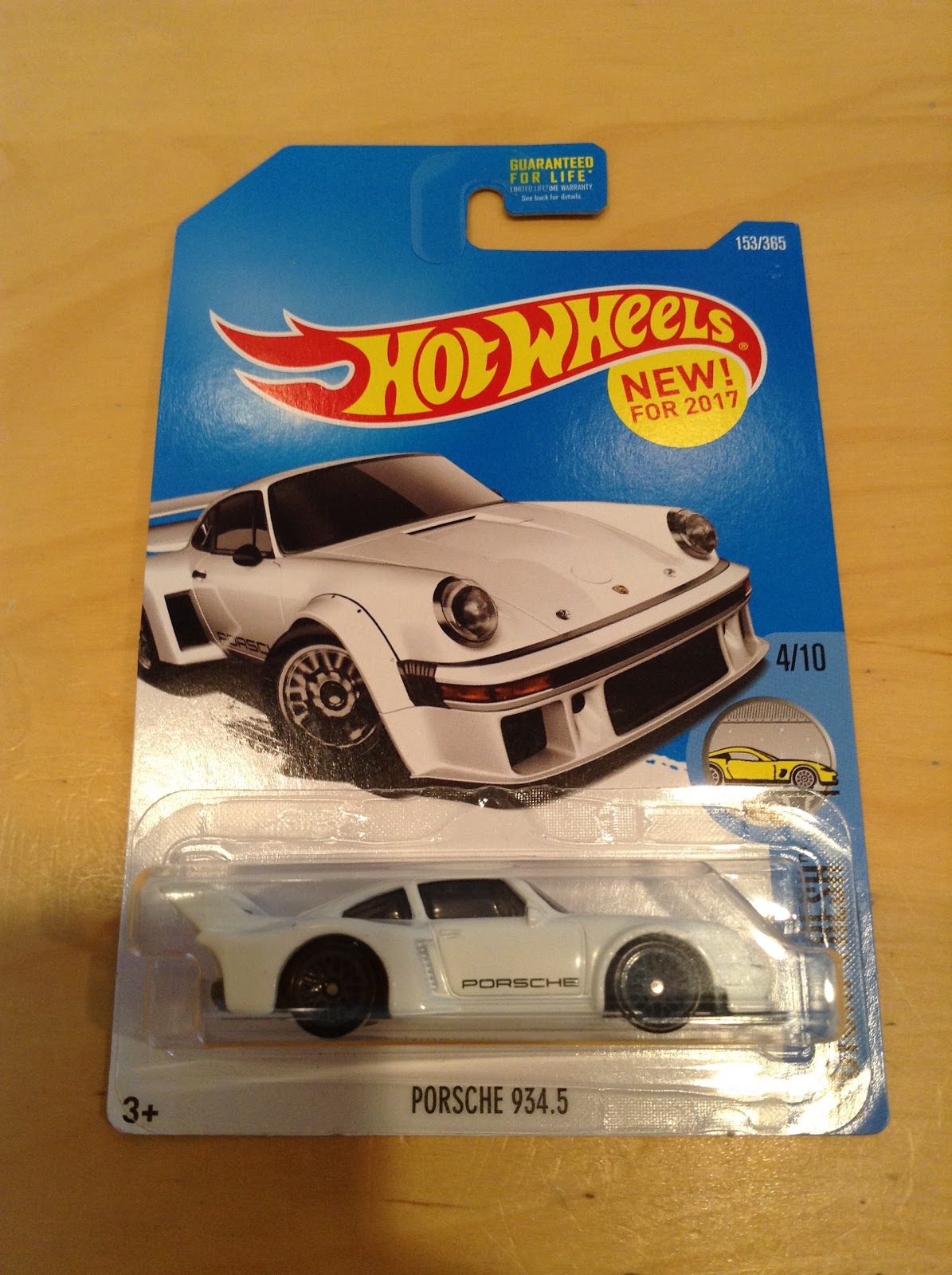 JULIAN'S HOT WHEELS BLOG: Porsche 934.5 (New for 2017! - Factory Fresh)