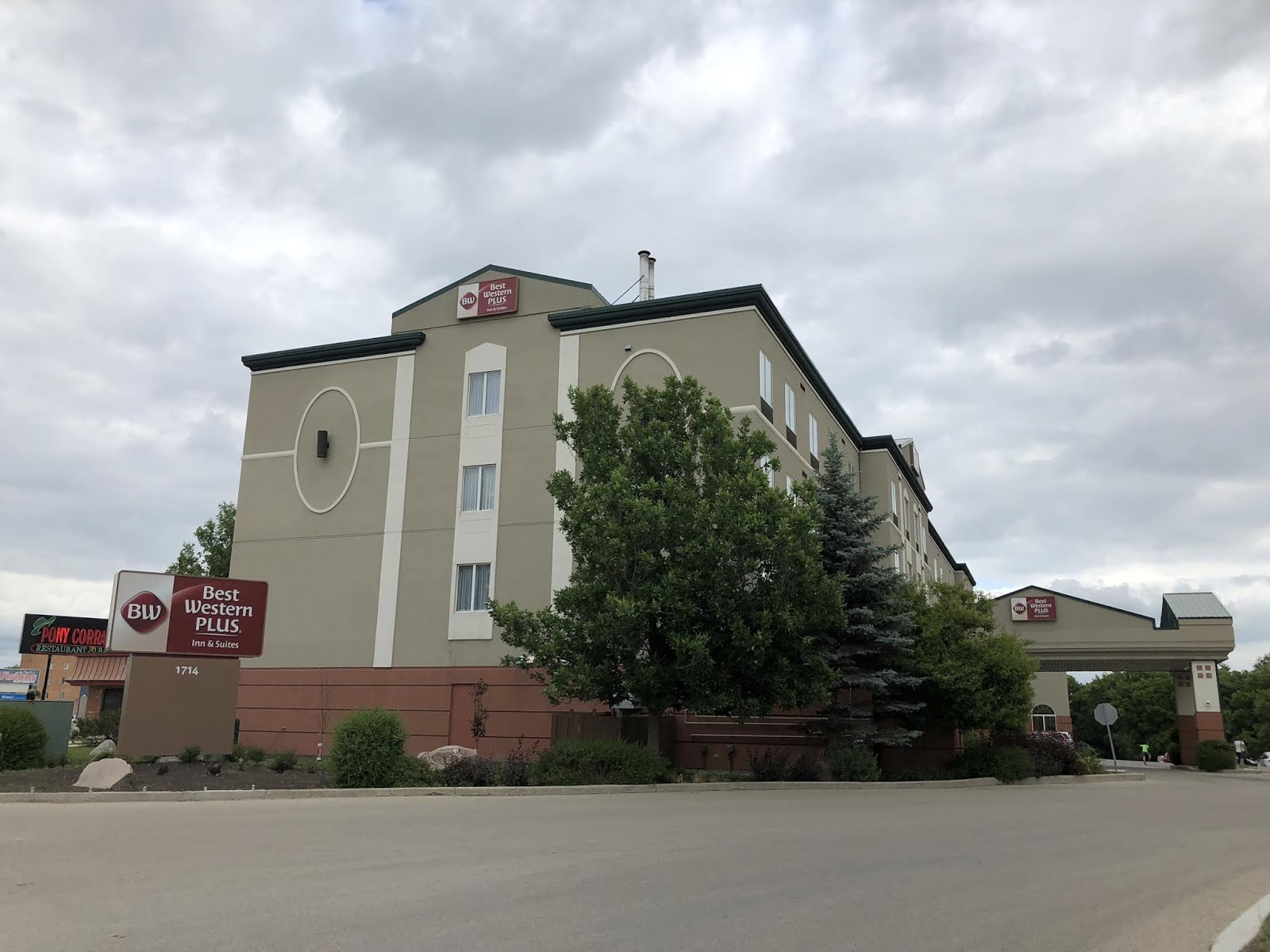 Teena in Toronto: Best Western Plus Pembina Inn & Suites, Winnipeg, MB