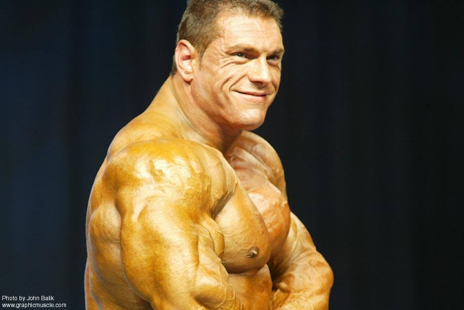 Muscle Lover: Spanish massive bodybuilder Paco Bautista "El Toro" (3)