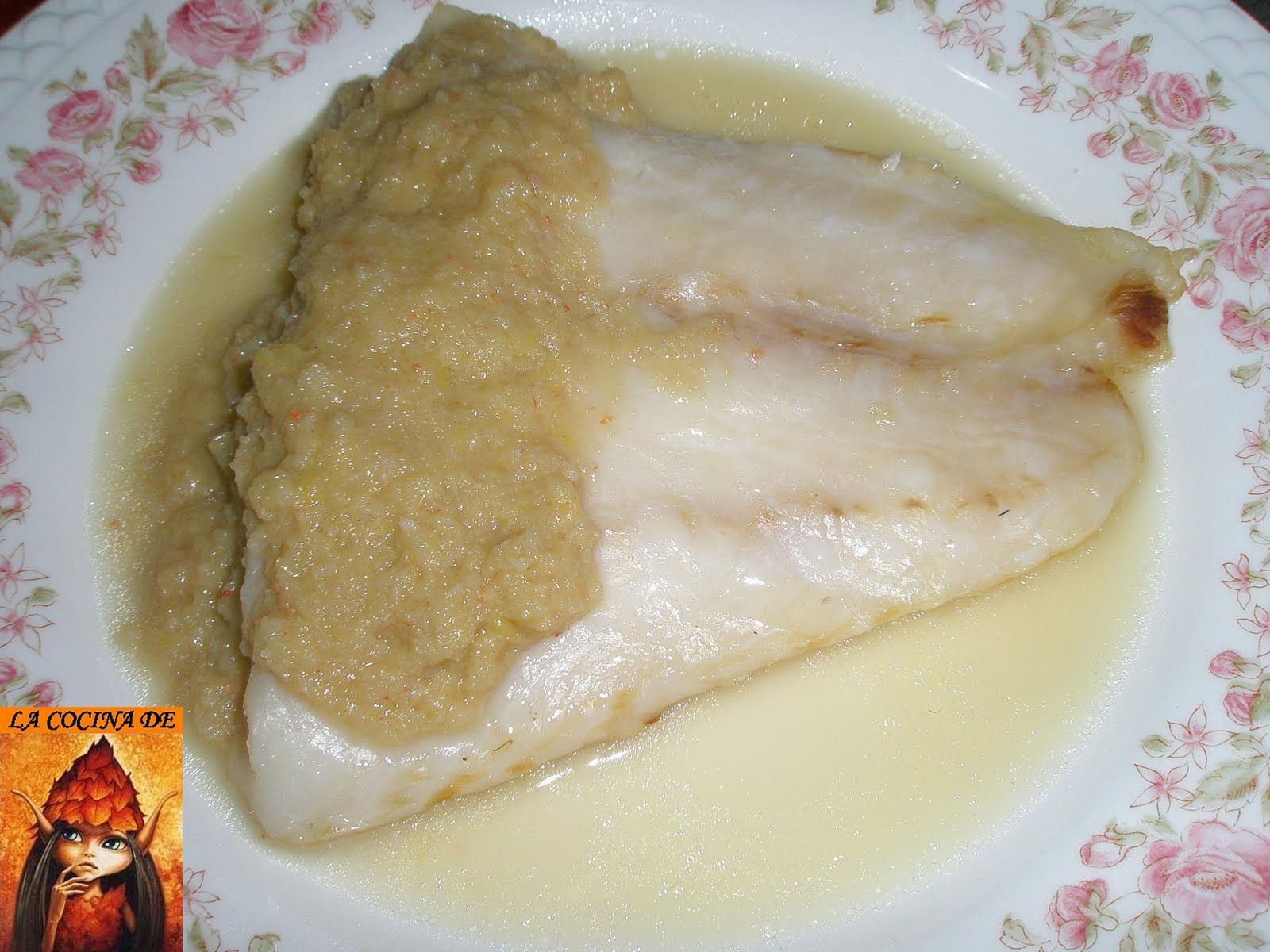 LA COCINA DE LOS GNOMOS: FILETES DE PERCA CON SALSA DE GAMBAS