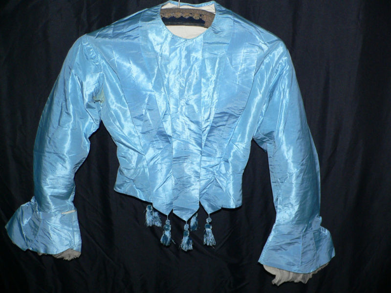 All The Pretty Dresses: Strikingly Beautiful Blue Bodice