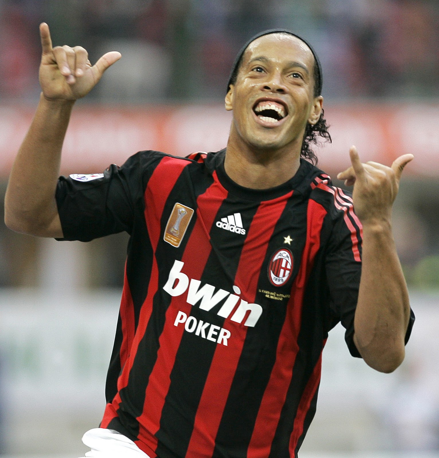 Sports Super stars: ronaldinho the [amazing super star]